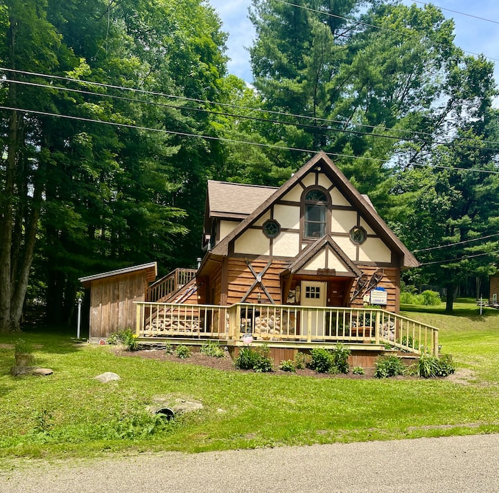 Cozy & Rustic 3 Bdr Chalet W/ Plenty Of Privacy! - Holiday Valley Resort, NY