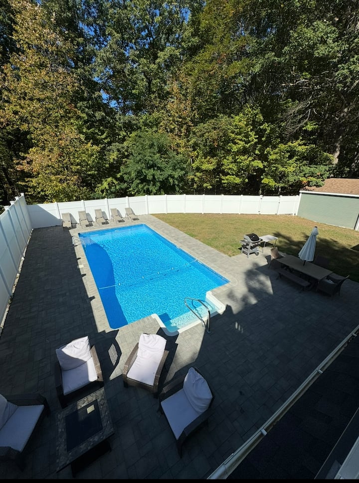 Heated Pool - Mins To Beach & Gunstock - Sleeps 13 - Gilford, NH