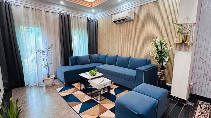 (Cook Complementary)2bhk Apartment !Near Medanta - Gurugram