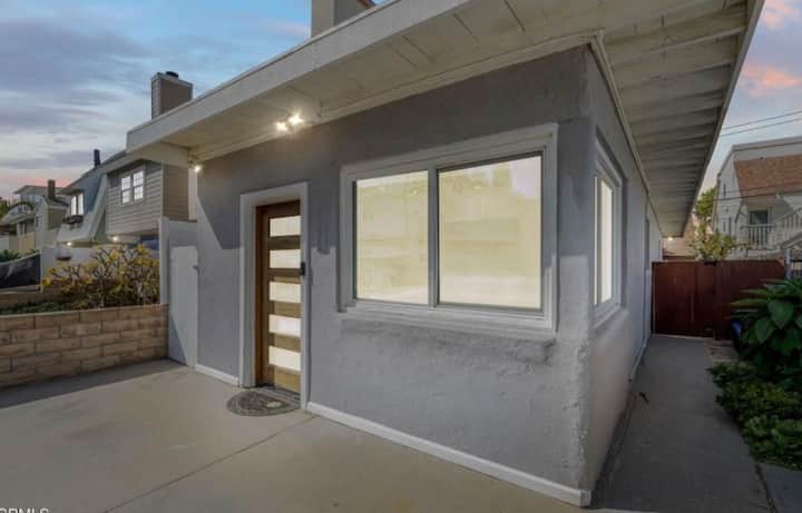 Cottage By The Sea - Oxnard, CA