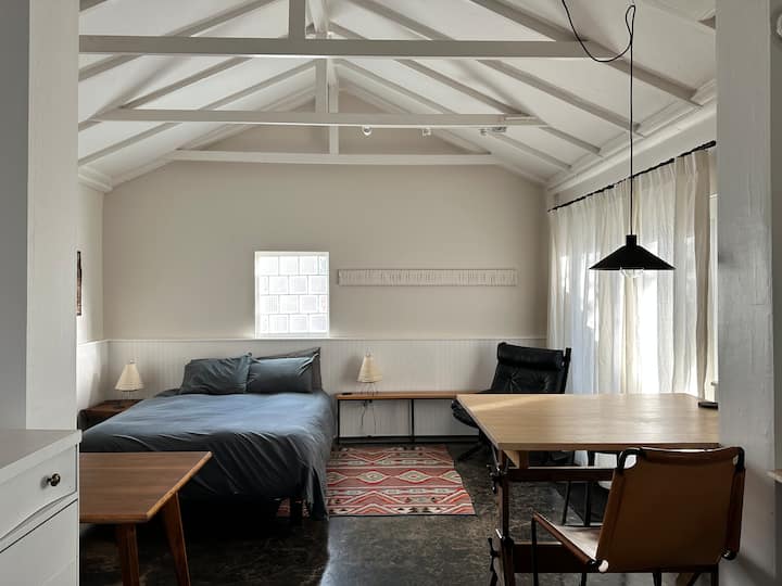 Brick Guesthouse Studio Near Downtown And I-10 - Tucson, AZ