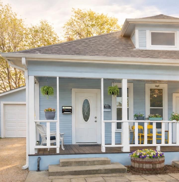 Quiet Cottage In Bishop Arts • Sleeps 3 • Parking - Dallas, TX