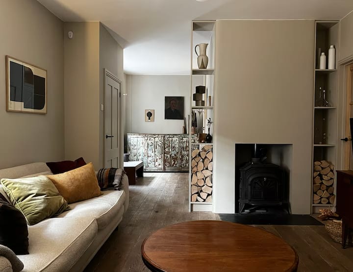 Stylish 4 Bedroom Home In Central Bruton - Dorset