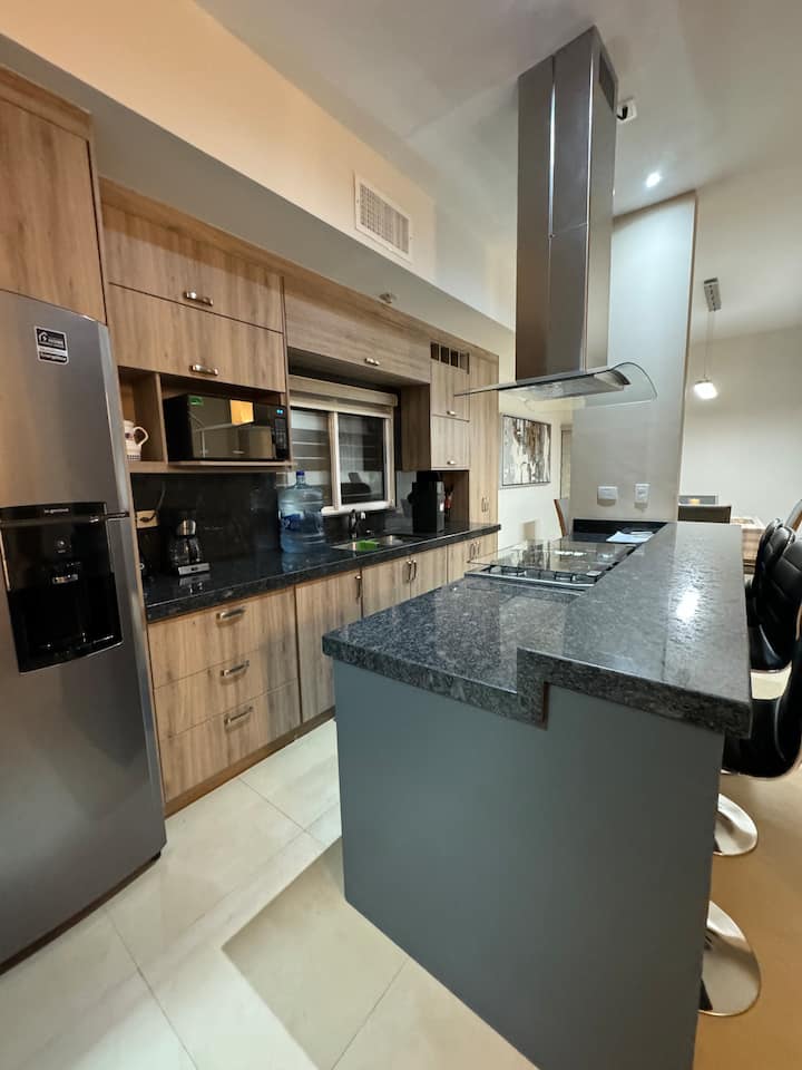 Por La Uvm Y Salón Lago Di Como. - Chihuahua