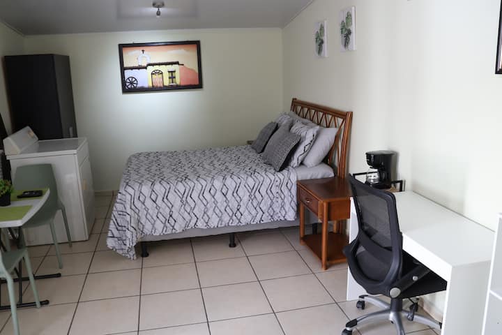 Apartment For 1 O 2 Guest, In Antiguo Cuscatlan. - San Salvador