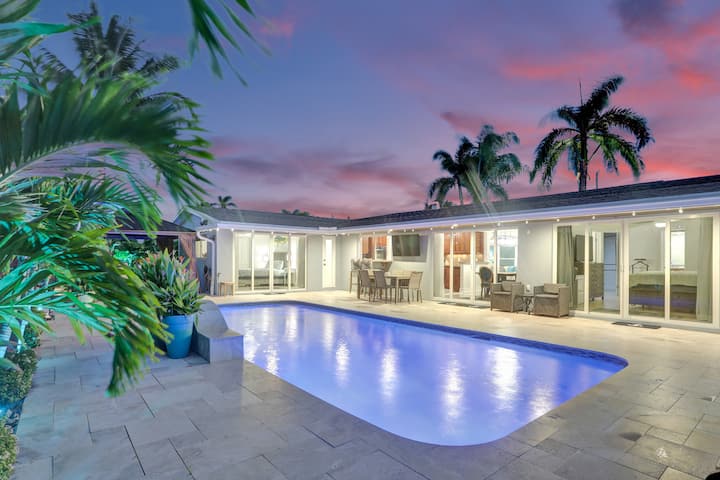 Luxurious Waterfront Retreat - Pompano Beach, FL