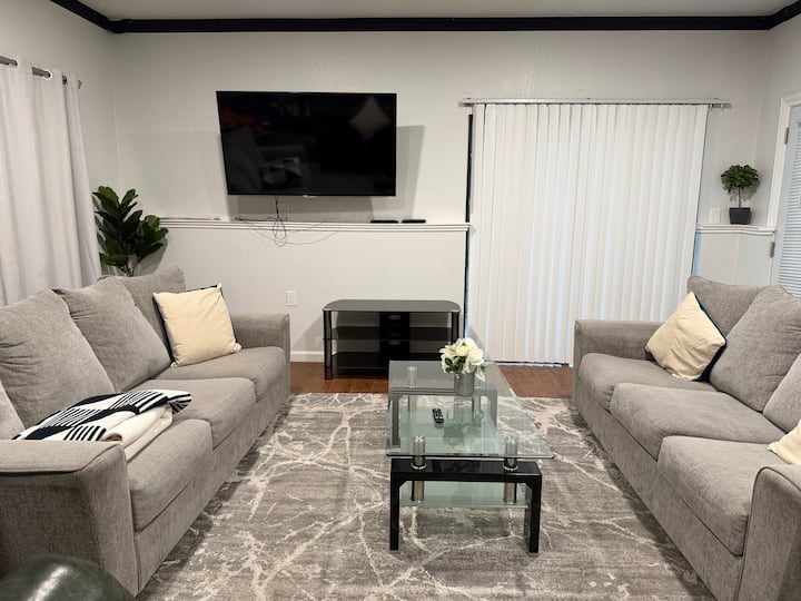 Cozy Large 4-bedroom House Near Freeway Costco - Concord