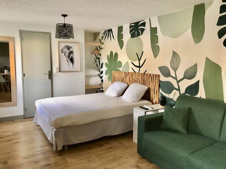 Cit'hotel - Appartement Jungle - Lieusaint