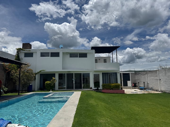 Casa Blanca
Atlixco
Alberca Climatizada
Asador - Atlixco