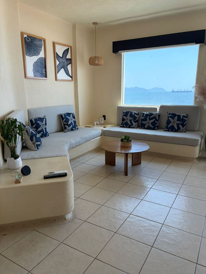 3303 (K) Hermoso Condominio Frente A La Playa - Manzanillo, Colima, Mexico