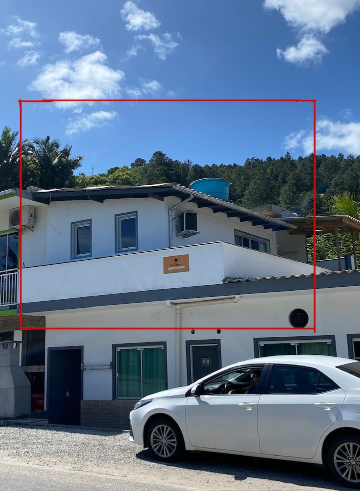 Loft Localizado Em Frente A Praia De Calheiros! - Governador Celso Ramos