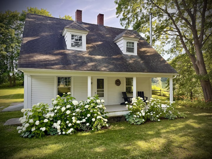 Cozy & Modern 3bdrm Farmhouse - Ev Charger - Berkshire County, MA
