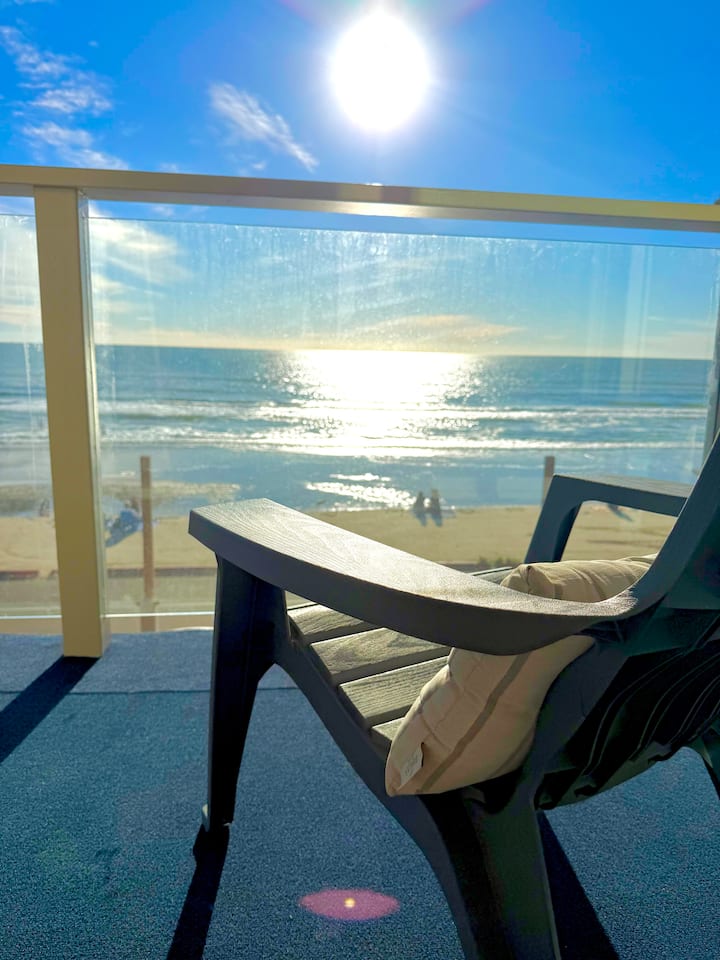 Beachfront Dream! Full Ocean View! Family Friendly - Oceanside, CA