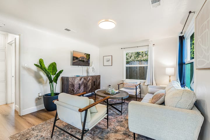 Private Fully Fenced House With Spacious Patio - Camarillo, CA