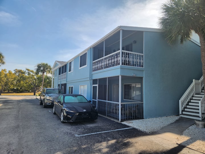 Charming Lido Beach Condo - Sarasota, FL