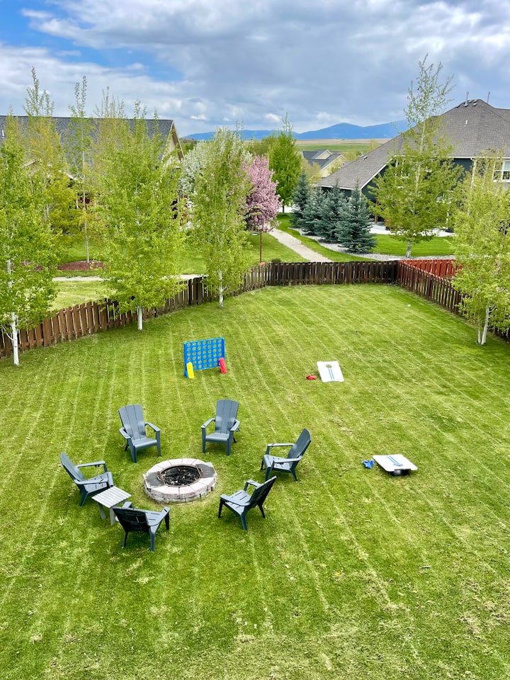 Large Home *Hot Tub*cinema*bar/game Room*truck - Bozeman, MT