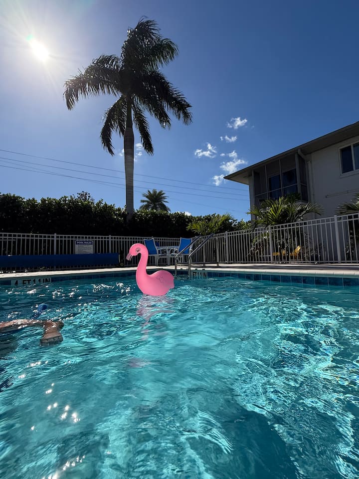 1br Sarasota Village Condo Pool + Walk To Dining - Sarasota, FL