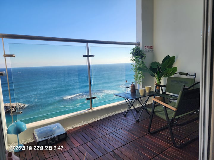 숙소일출#모두가  바라던바다 #New숙소 리뉴얼 #넷플릭스&Disney호스트계정
#무료주차 - Sokcho-si