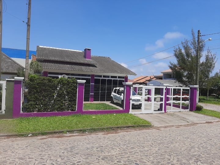 Casa De Praia Perto Do Mar E Muito Aconchegante. - Tramandaí