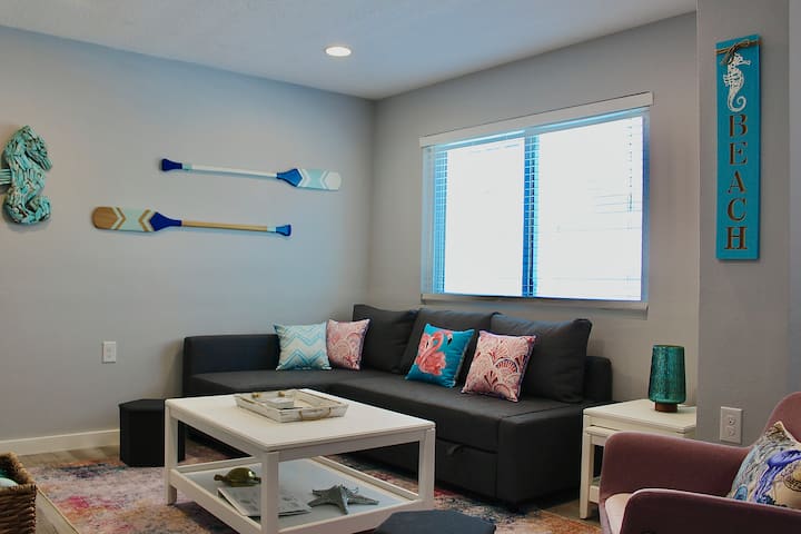 Perfect 2 Bedroom Beach Getaway  -  Unit 2 - Indian Rocks Beach, FL