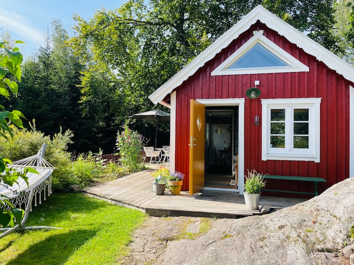 En Fantastisk Liten Stuga Med Skogen Nära. - Ljungskile