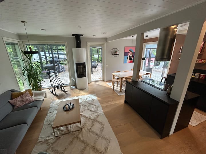 Modern House With Central And Peaceful Location - Helsinki