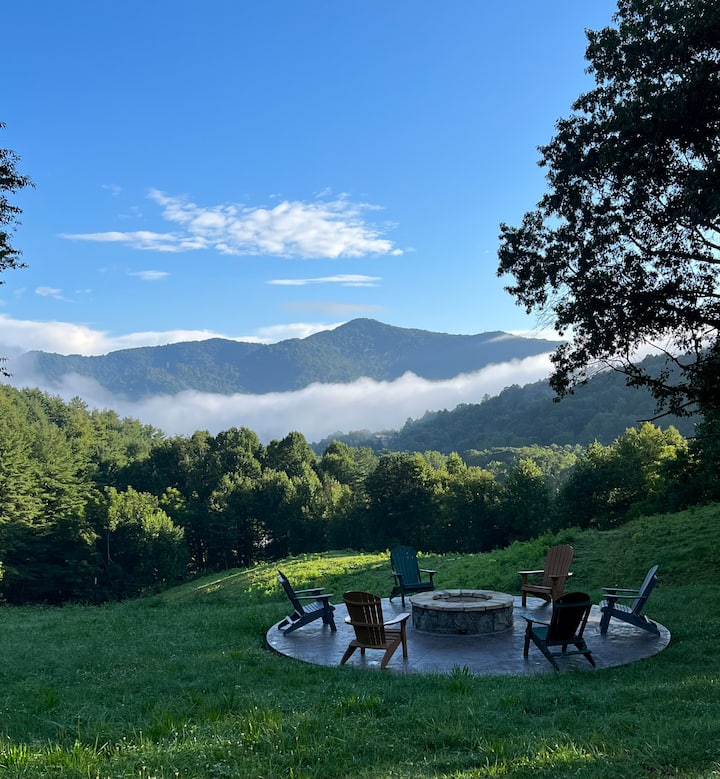 Mtn Views, Hot Tub Game Room, King Beds, Fireplace - North Carolina