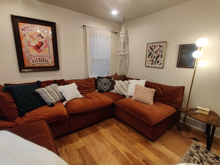 2bed/2bath Artistic Bungalow - 亞特蘭大