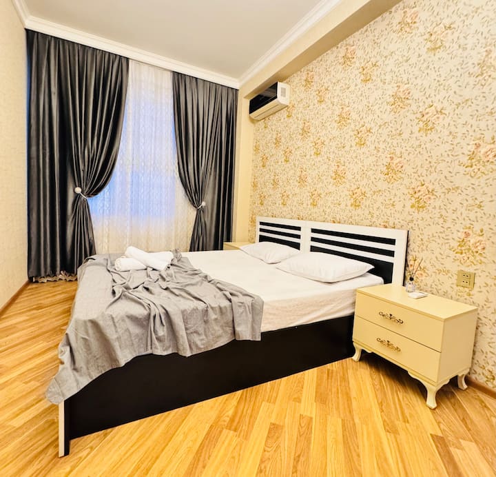 Spacious City View Apartment – Central Location - Bakú