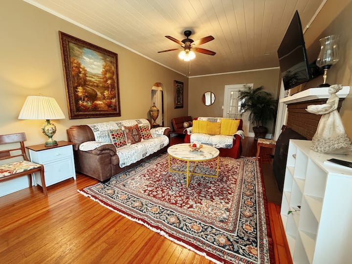 Spacious 4br • 8 Beds • Perfect For Groups - Valdosta, GA
