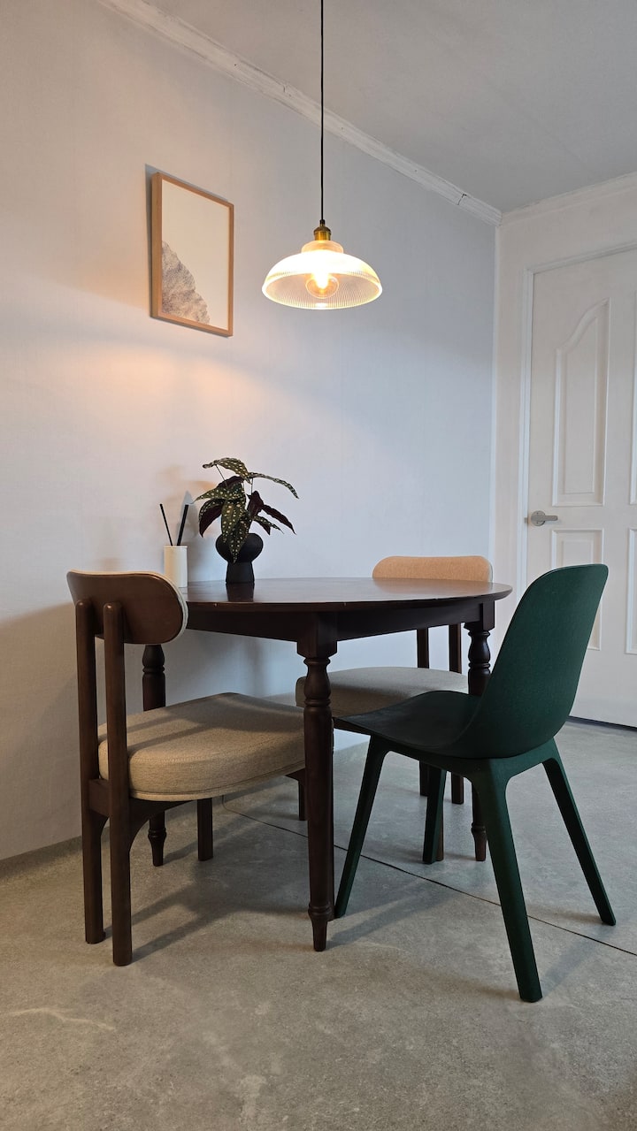 봉자네 신정 | 골목 사이 숨겨진 아늑한 아지트
#여의도 #고척 #김포공항 #광화문 - Bucheon-si