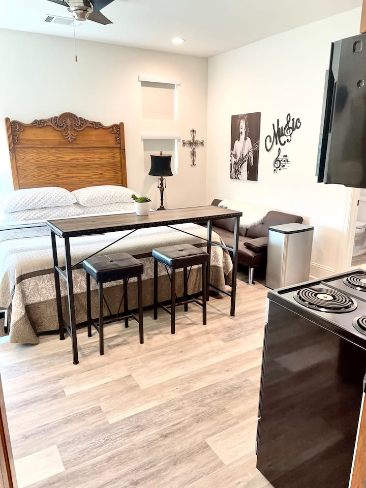 Santana Studio Apartment Walk Downtown Grapevine - Grapevine, TX