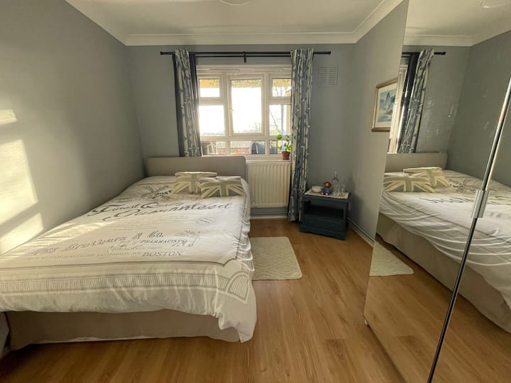 Cosy Room In Putney - No Cleaning Fees - Barnes