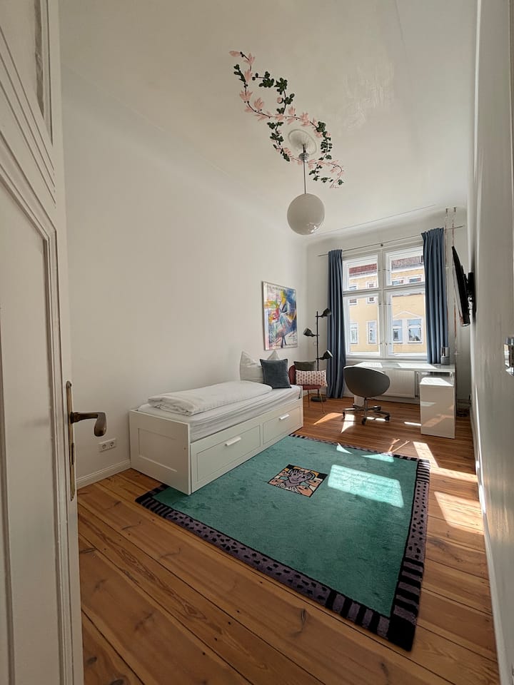 Bright Fully Furnished Room In Prenzlauer Berg - Berlin