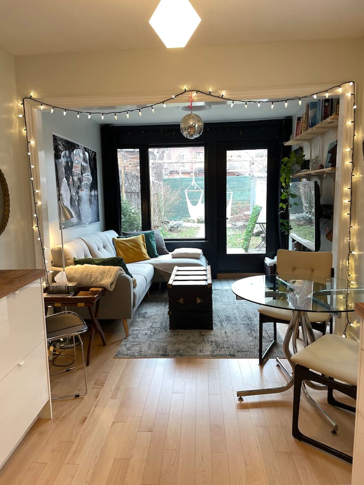 West Queen West Quiet Main Floor - Toronto