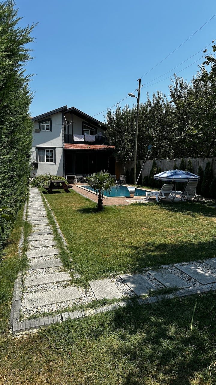 “ Sicak Havuzlu”doğa Ile Iç Içe Bir Yaşam. - Kocaeli