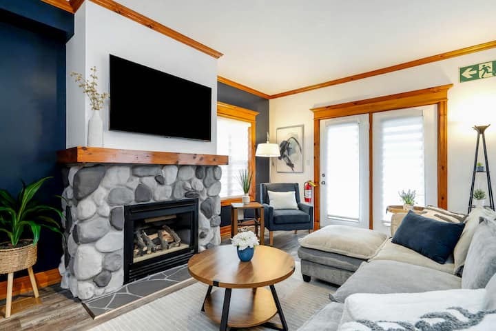 Le Petit Chalet | Shuttle To Blue Mtn - The Blue Mountains