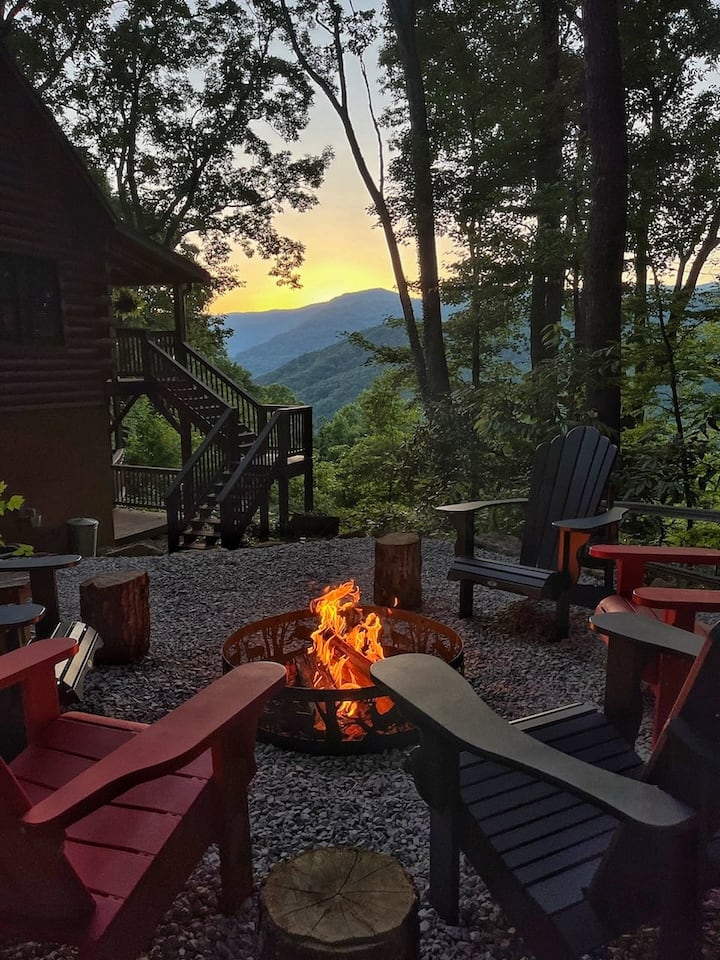 Log Cabin In Smoky Mountains W/ View & Hot Tub 🌄 - Maggie Valley, NC