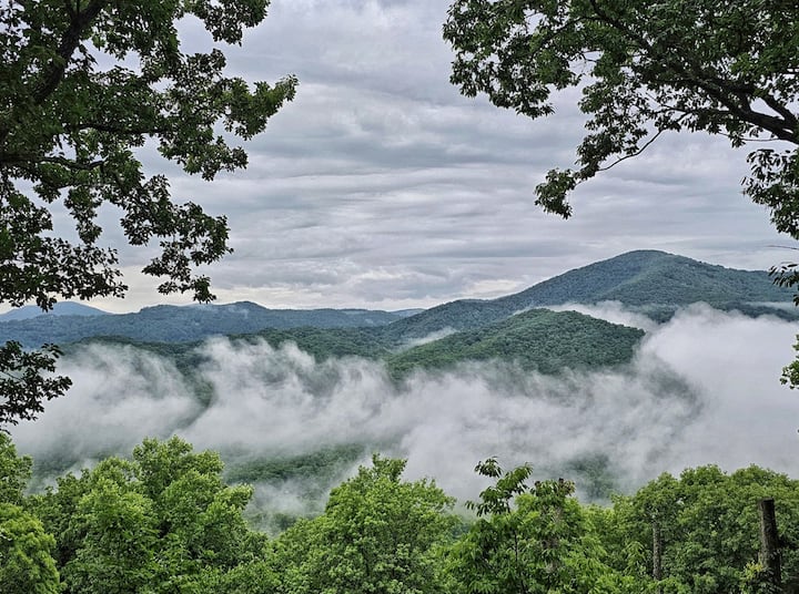 Log Cabin In Smoky Mountains W/ View & Hot Tub 🌄 - Maggie Valley, NC