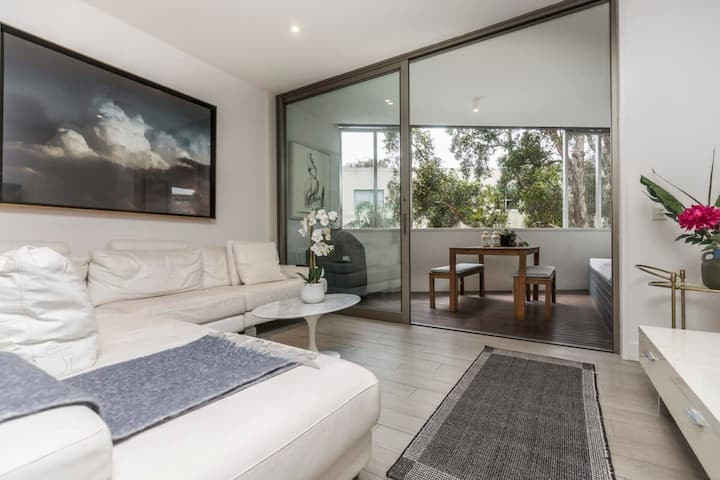Bondi Beach Lux Apartment With Private Patios - Manly