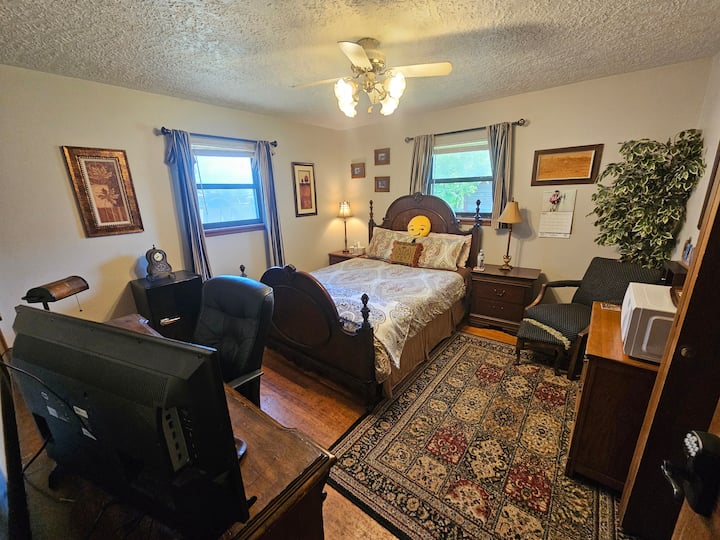 *Your Grand Pa's Room @ Granny's House - Norman, OK