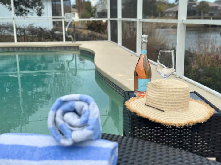 Serenity Canal Front Pool House W/ Dock & Hot Tub - Palm Coast, FL