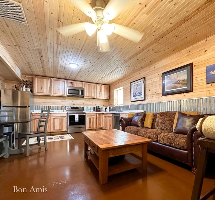 Bon Amis Barndominium Private Gated Community - Port O'Connor, TX