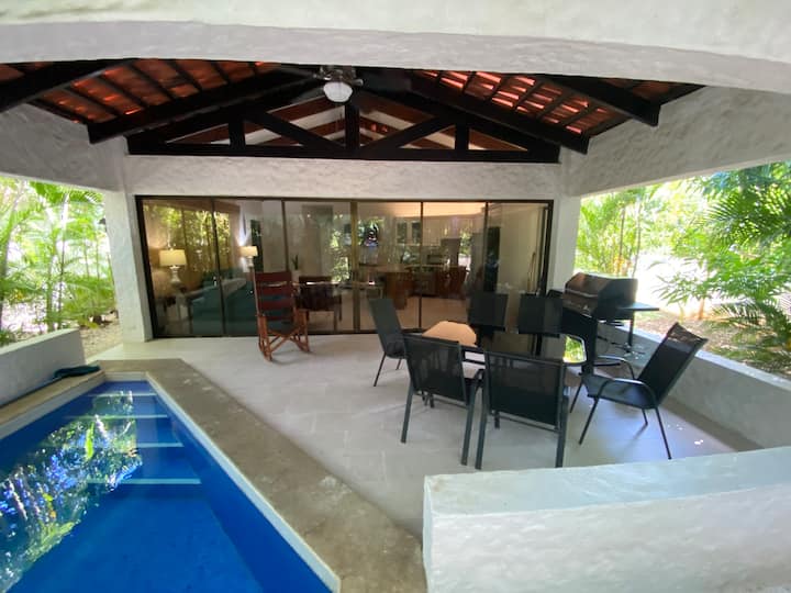 Beautiful Villa In 4 Star Beachfront Resort W/pool - Playa Hermosa