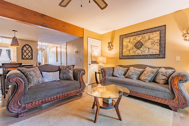 Sidney's Lighthouse Lodge: Where Memories Are Made - Brunswick, GA