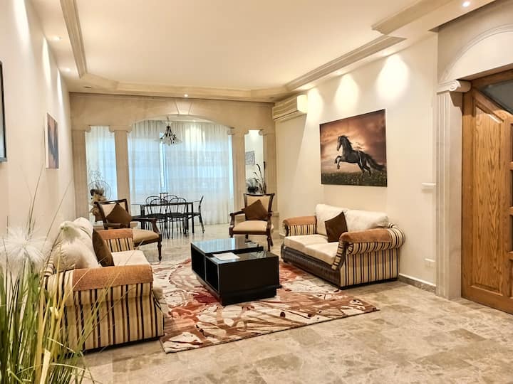 Spacious Apart, 2-min To Beach & Old Souk - Lebanon