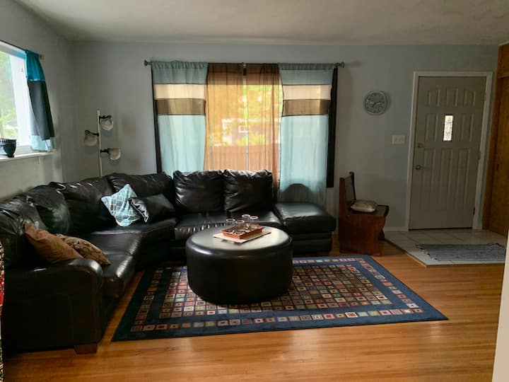 All Yours! Clean, Private, Centrally Located Home - Bismarck, ND