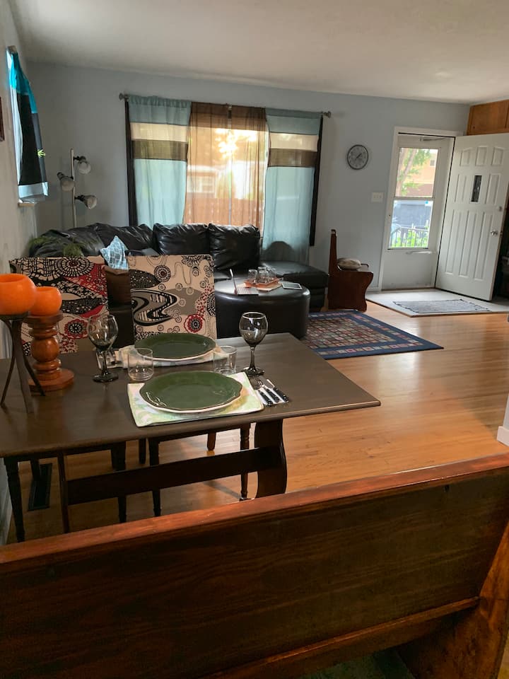 All Yours! Clean, Private, Centrally Located Home - Bismarck, ND