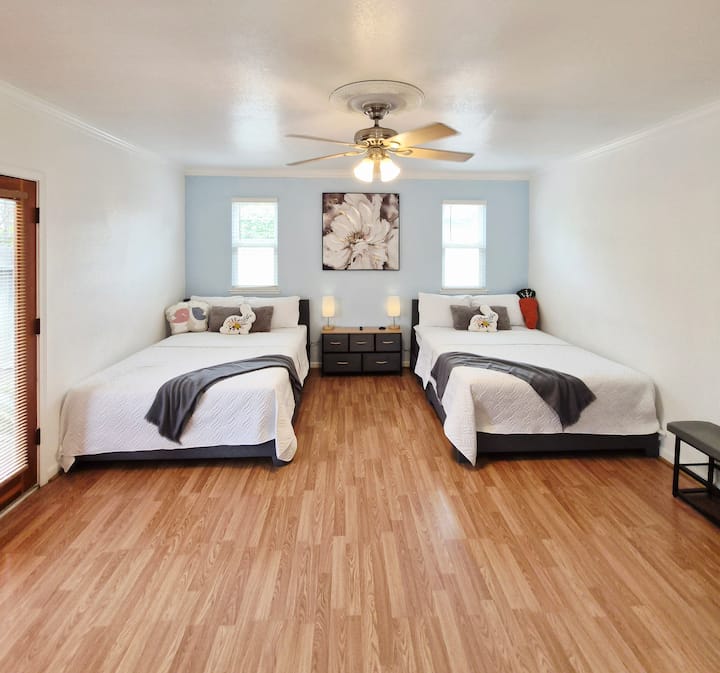 Spacious Luxury Studio W/ Theater Room & Yard - Fresno, CA