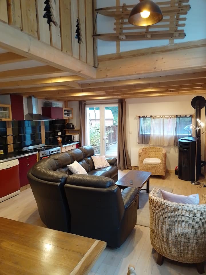 Refuge Chaleureux Pour Des Vacances En Famille - Le Lioran (Super Lioran)